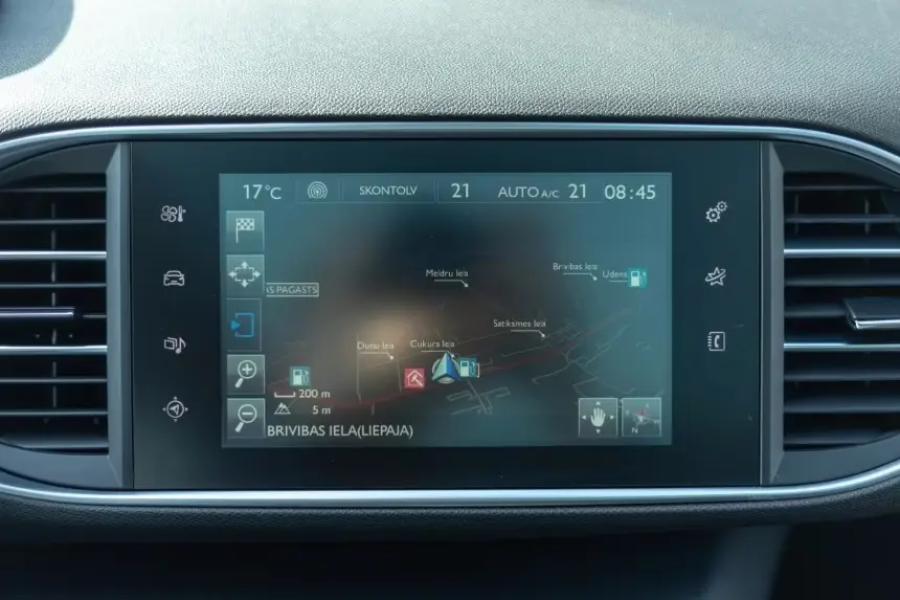 Zils Peugeot 308 2016 Liepāja, ar dzinēja tilpumu 1.60 L un nobraukumu 210 tūkst. km par 8350 €, foto 24 vietnē AUTOMOTO.COM.LV