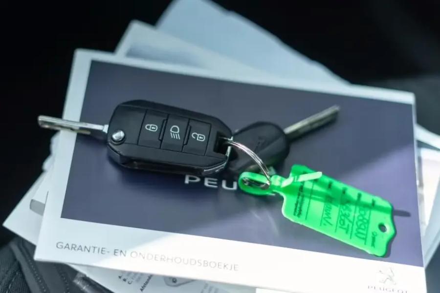 Zils Peugeot 308 2016 Liepāja, ar dzinēja tilpumu 1.60 L un nobraukumu 210 tūkst. km par 8350 €, foto 26 vietnē AUTOMOTO.COM.LV