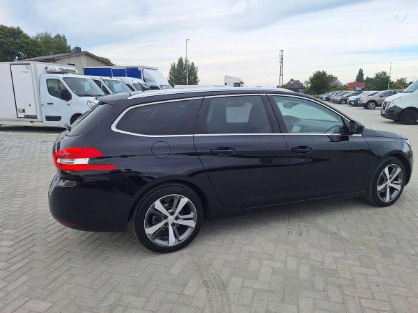 Blue Peugeot 308 2016 in Taurage, with an engine capacity of 1.20 L and mileage of 138 thousand km for 4999 €, photo 3 on AUTOMOTO.COM.LV