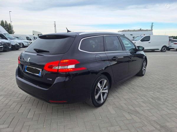 Blue Peugeot 308 2016 in Taurage, with an engine capacity of 1.20 L and mileage of 138 thousand km for 4999 €, photo 6 on AUTOMOTO.COM.LV