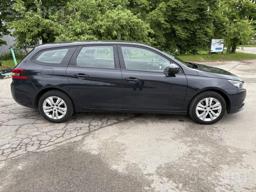 Blue Peugeot 308 2017 in Riga, with an engine capacity of 1.60 L and mileage of 192 thousand km for 6900 €, photo 4 on AUTOMOTO.COM.LV