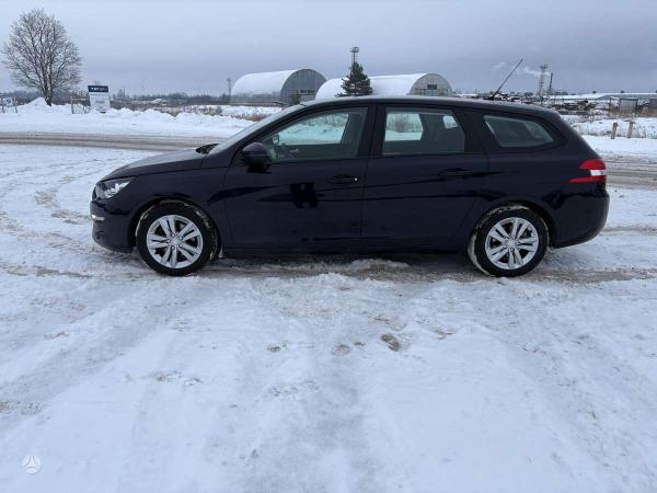 Blue Peugeot 308 2017 in Taurage, with an engine capacity of 1.60 L and mileage of 238 thousand km for 5200 €, photo 4 on AUTOMOTO.COM.LV