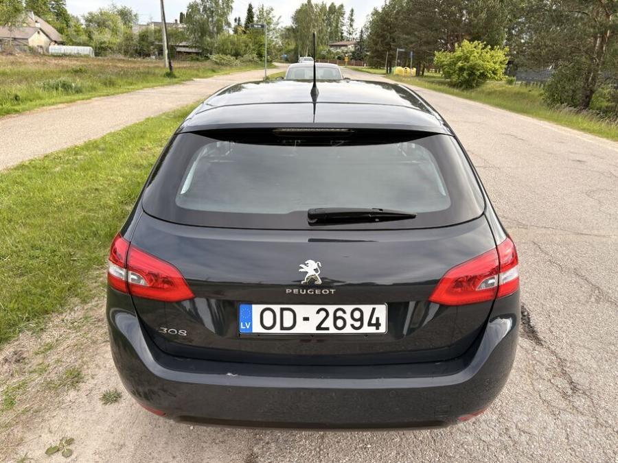 Blue Peugeot 308 2017 in Riga, with an engine capacity of 1.60 L and mileage of 196 thousand km for 5600 €, photo 5 on AUTOMOTO.COM.LV