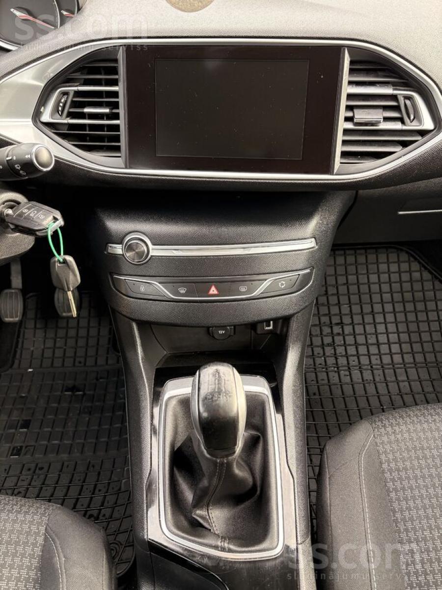 Blue Peugeot 308 2017 in Riga, with an engine capacity of 1.60 L and mileage of 196 thousand km for 5600 €, photo 13 on AUTOMOTO.COM.LV