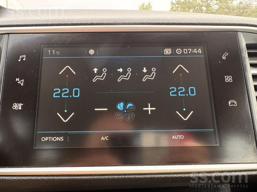 Blue Peugeot 308 2017 in Riga, with an engine capacity of 1.60 L and mileage of 196 thousand km for 5600 €, photo 16 on AUTOMOTO.COM.LV