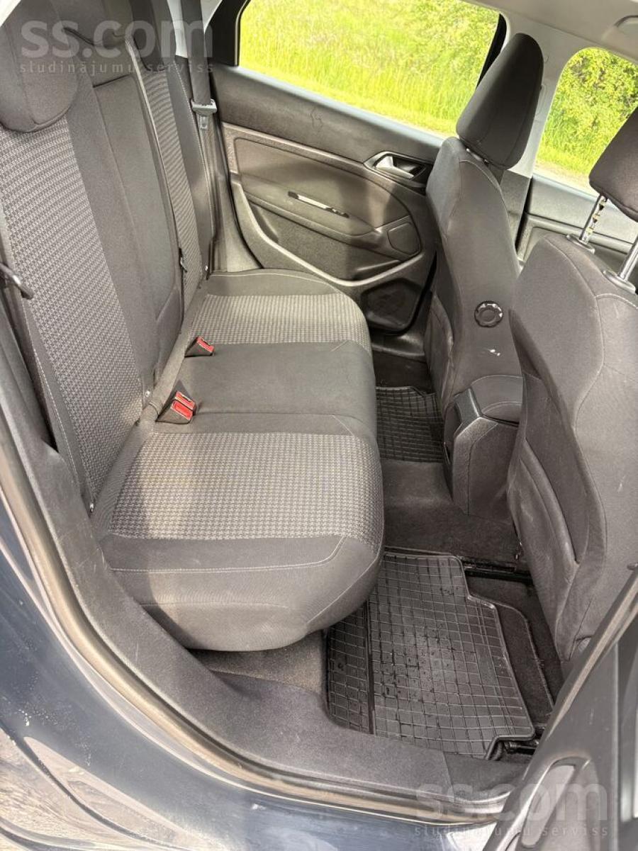 Blue Peugeot 308 2017 in Riga, with an engine capacity of 1.60 L and mileage of 196 thousand km for 5600 €, photo 18 on AUTOMOTO.COM.LV