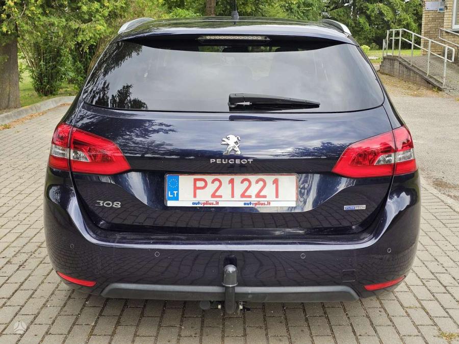 Blue Peugeot 308 2017 in Ariogala, with an engine capacity of 1.20 L and mileage of 218 thousand km for 4400 €, photo 4 on AUTOMOTO.COM.LV
