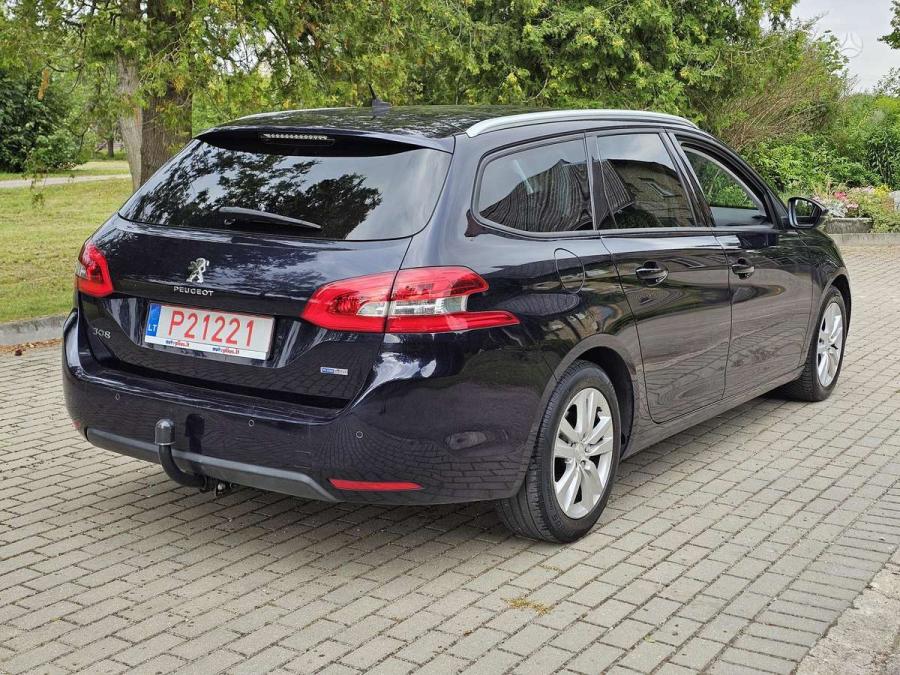 Blue Peugeot 308 2017 in Ariogala, with an engine capacity of 1.20 L and mileage of 218 thousand km for 4400 €, photo 5 on AUTOMOTO.COM.LV