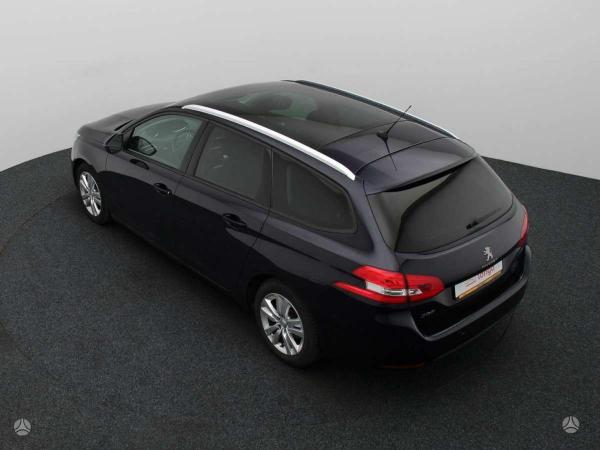 Peugeot 308 2017 in Vilnius on AUTOMOTO.COM.LV Blue Peugeot 308 2017 in Vilnius, with an engine capacity of 1.60 L and mileage of 256 thousand km for 5000 €, photo 6 on AUTOMOTO.COM.LV