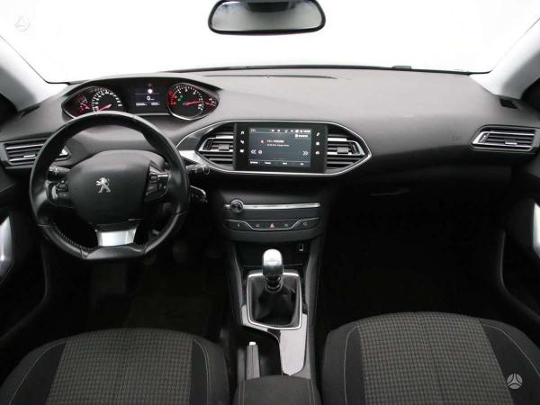 Peugeot 308 2017 in Vilnius on AUTOMOTO.COM.LV Blue Peugeot 308 2017 in Vilnius, with an engine capacity of 1.60 L and mileage of 256 thousand km for 5000 €, photo 9 on AUTOMOTO.COM.LV