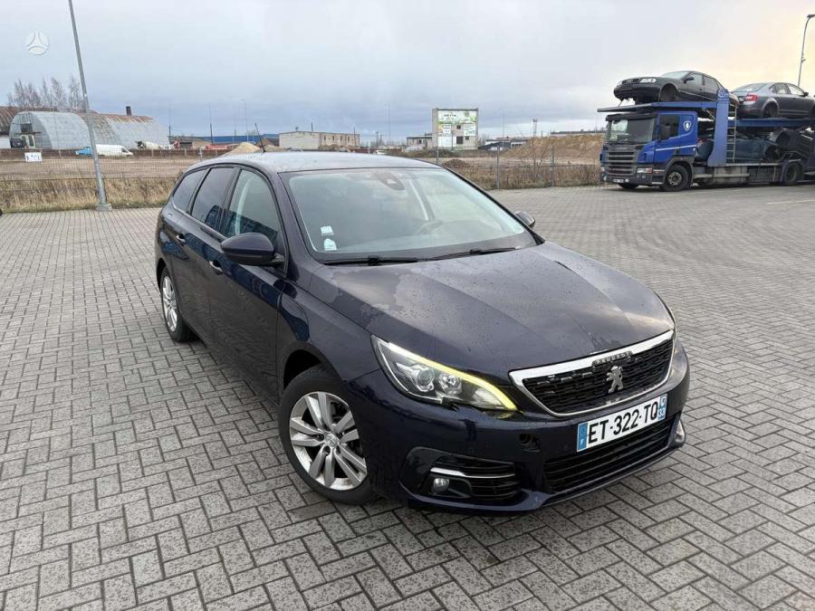 Blue Peugeot 308 2018 in Taurage, with an engine capacity of 1.56 L and mileage of 250 thousand km for 4600 €, photo 1 on AUTOMOTO.COM.LV