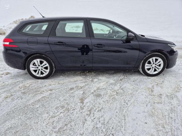 Zils Peugeot 308 2018 Viļņa, ar dzinēja tilpumu 1.50 L un nobraukumu 178 tūkst. km par 6700 €, foto 8 vietnē AUTOMOTO.COM.LV