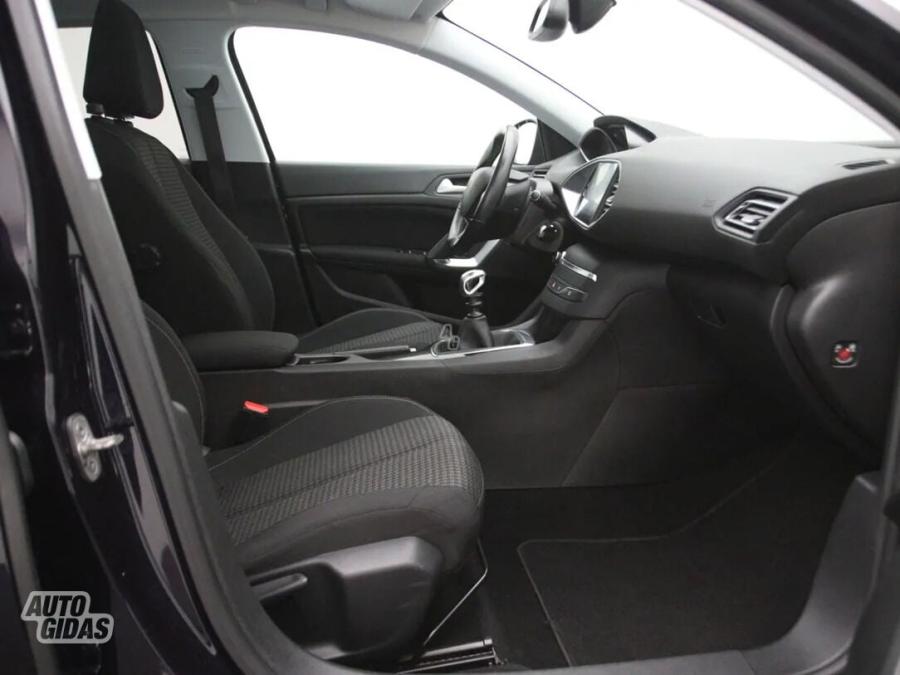 Blue Peugeot 308 2018 in Vilnius, with an engine capacity of 1.20 L and mileage of 177 thousand km for 7399 €, photo 15 on AUTOMOTO.COM.LV