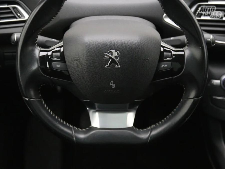 Blue Peugeot 308 2018 in Vilnius, with an engine capacity of 1.20 L and mileage of 177 thousand km for 7399 €, photo 19 on AUTOMOTO.COM.LV