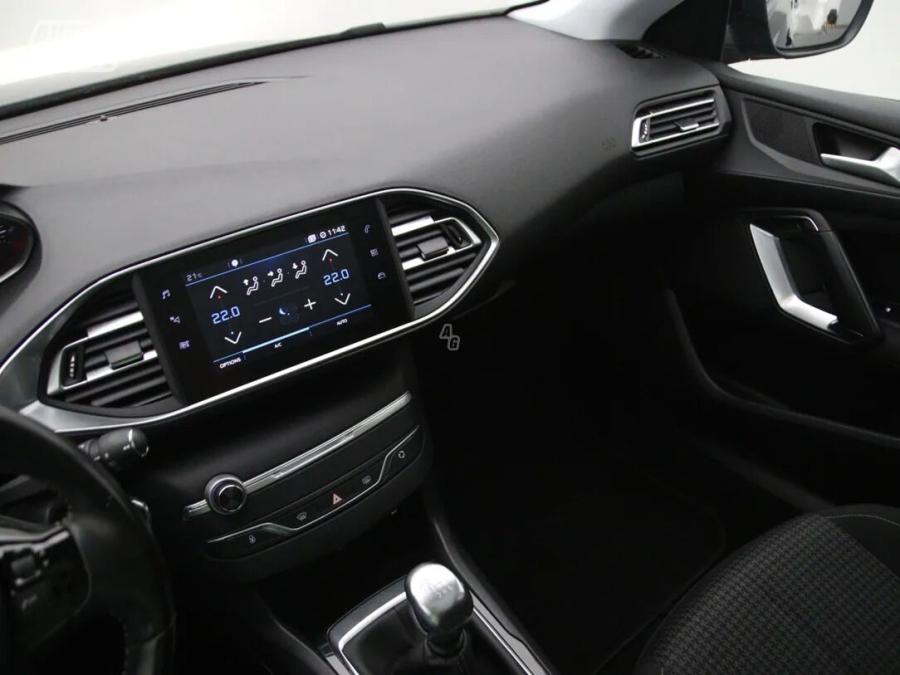 Blue Peugeot 308 2018 in Vilnius, with an engine capacity of 1.20 L and mileage of 177 thousand km for 7399 €, photo 22 on AUTOMOTO.COM.LV