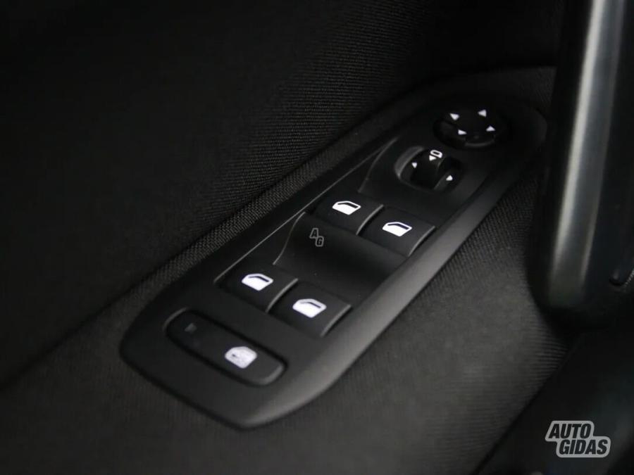 Blue Peugeot 308 2018 in Vilnius, with an engine capacity of 1.20 L and mileage of 177 thousand km for 7399 €, photo 27 on AUTOMOTO.COM.LV