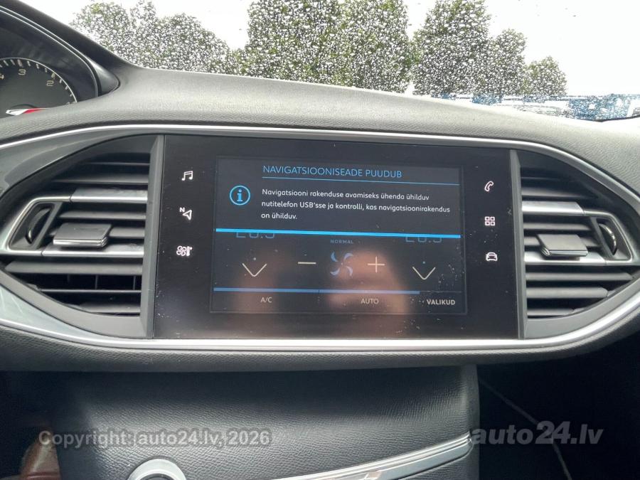 Zils Peugeot 308 2018 Tartu, ar dzinēja tilpumu 1.50 L un nobraukumu 196 tūkst. km par 9990 €, foto 10 vietnē AUTOMOTO.COM.LV