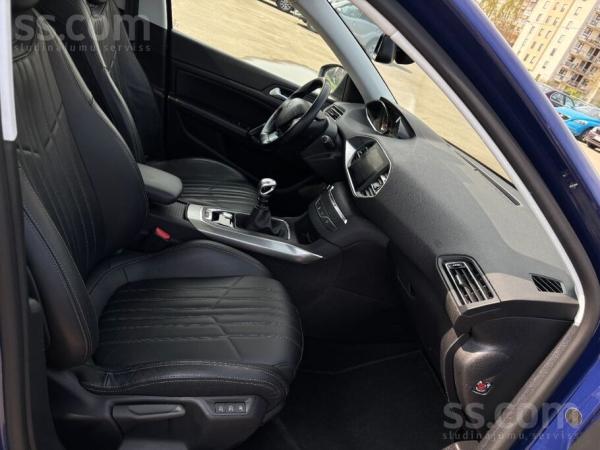 Zils Peugeot 308 2019 Rīga, ar dzinēja tilpumu 1.50 L un nobraukumu 191 tūkst. km par 8950 €, foto 10 vietnē AUTOMOTO.COM.LV