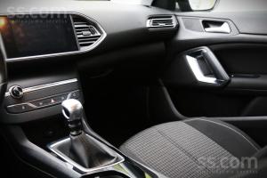 Zils Peugeot 308 2019 Rīga, ar dzinēja tilpumu 1.50 L un nobraukumu 221 tūkst. km par 5995 €, foto 10 vietnē AUTOMOTO.COM.LV