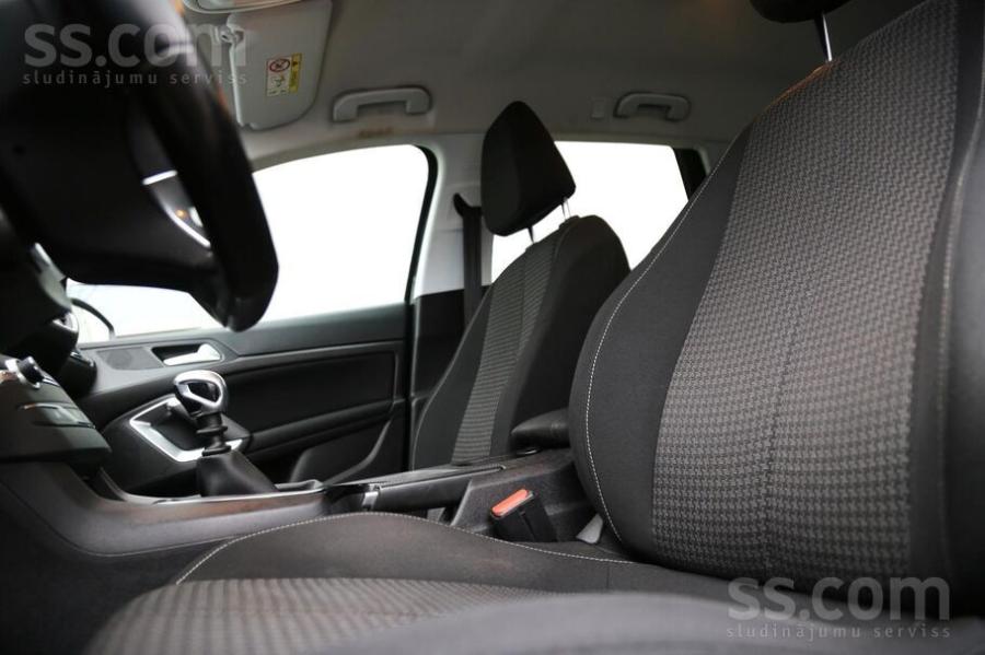 Zils Peugeot 308 2019 Rīga, ar dzinēja tilpumu 1.50 L un nobraukumu 221 tūkst. km par 5995 €, foto 13 vietnē AUTOMOTO.COM.LV