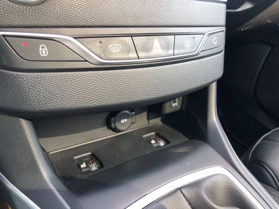 Blue Peugeot 308 2019 in Riga, with an engine capacity of 1.50 L and mileage of 191 thousand km for 10950 €, photo 18 on AUTOMOTO.COM.LV