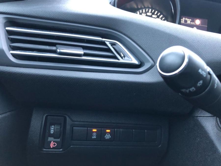 Blue Peugeot 308 2019 in Riga, with an engine capacity of 1.50 L and mileage of 191 thousand km for 10950 €, photo 24 on AUTOMOTO.COM.LV