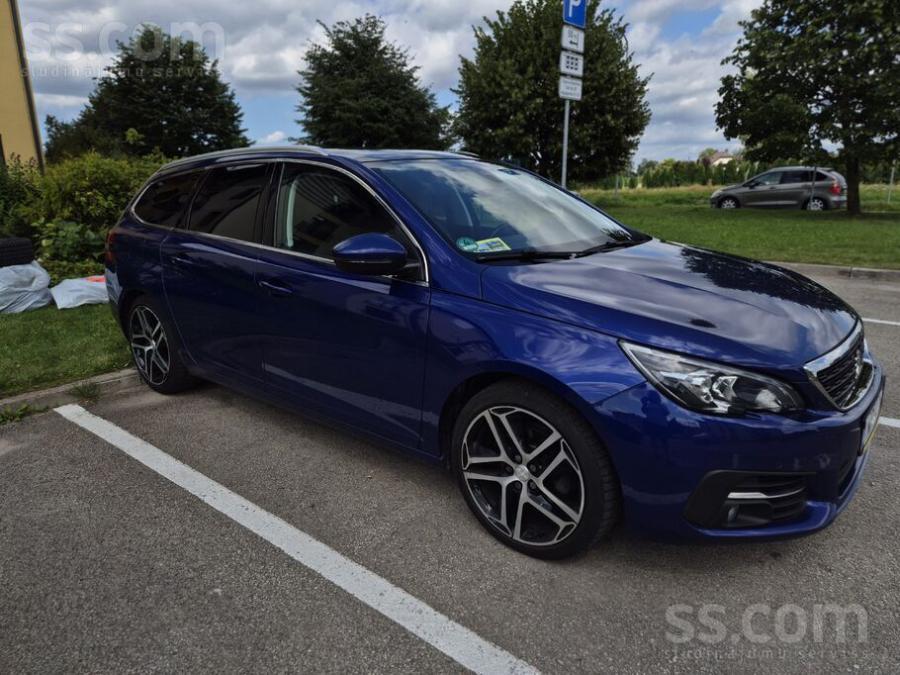Blue Peugeot 308 2019 in Riga, with an engine capacity of 1.50 L and mileage of 184 thousand km for 8890 €, photo 1 on AUTOMOTO.COM.LV