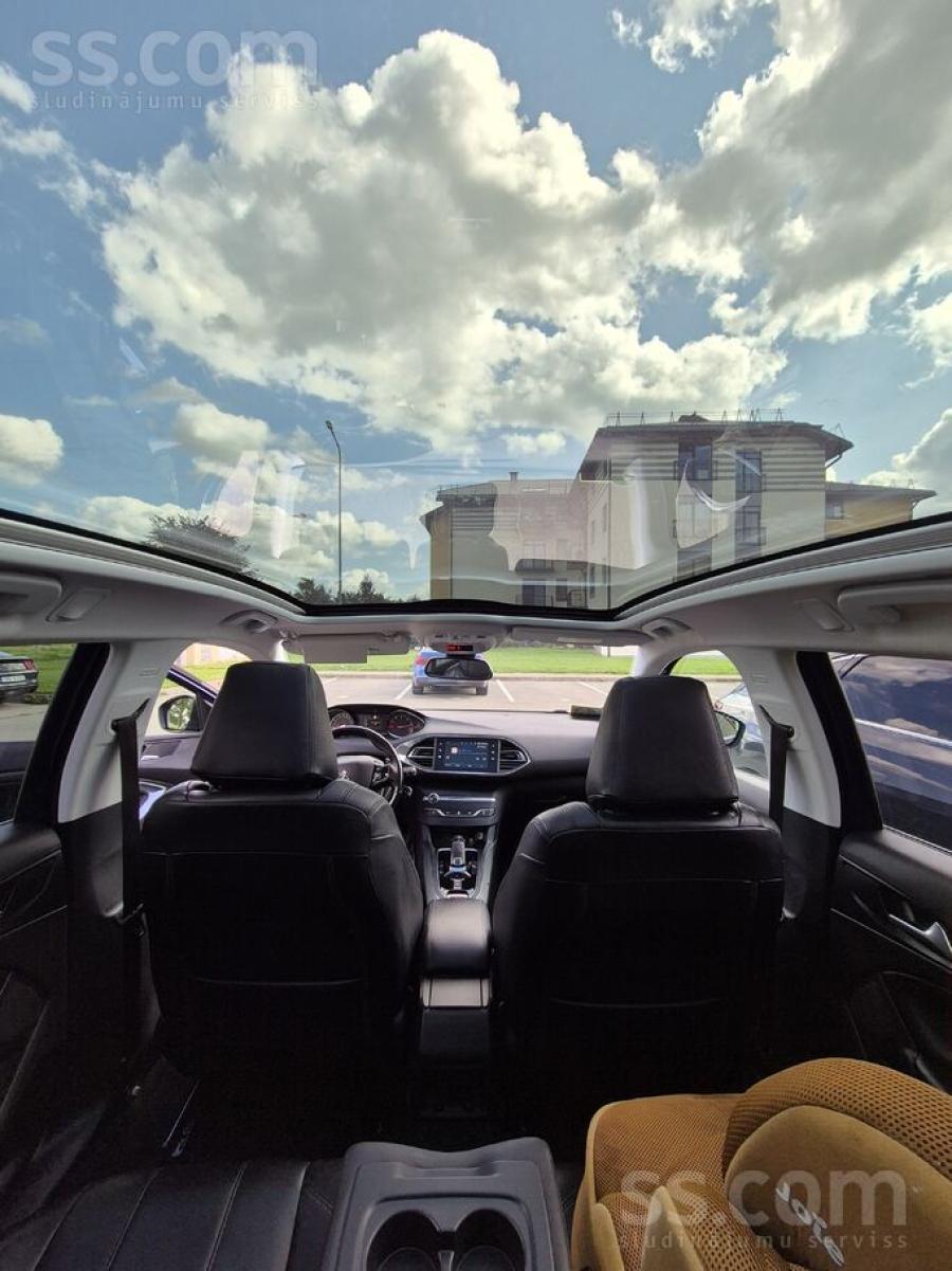 Blue Peugeot 308 2019 in Riga, with an engine capacity of 1.50 L and mileage of 184 thousand km for 8890 €, photo 5 on AUTOMOTO.COM.LV