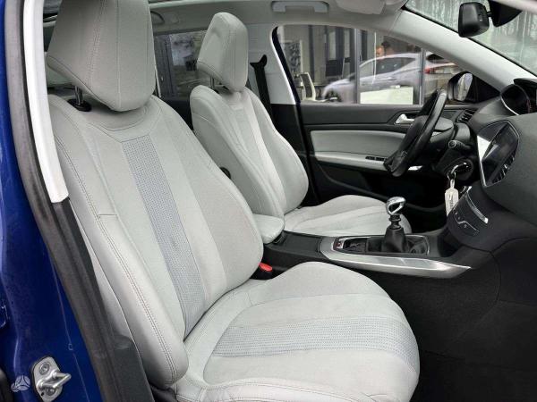 Blue Peugeot 308 2019 in Kaunas, with an engine capacity of 1.20 L and mileage of 170 thousand km for 7200 €, photo 8 on AUTOMOTO.COM.LV