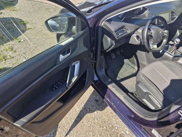 Blue Peugeot 308 2019 in Taurage, with an engine capacity of 1.20 L and mileage of 164 thousand km for 4900 €, photo 8 on AUTOMOTO.COM.LV