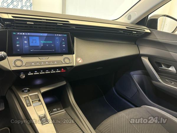 Zils Peugeot 308 2024 Tallina, ar dzinēja tilpumu 1.20 L un nobraukumu 31 tūkst. km par 18900 €, foto 10 vietnē AUTOMOTO.COM.LV