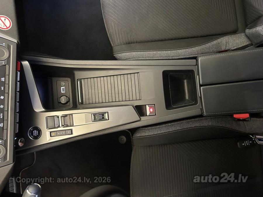 Zils Peugeot 308 2024 Tallina, ar dzinēja tilpumu 1.20 L un nobraukumu 31 tūkst. km par 18900 €, foto 12 vietnē AUTOMOTO.COM.LV