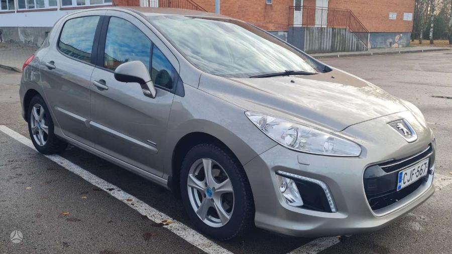 Brown Peugeot 308 2013 in Siauliai, with an engine capacity of 1.56 L and mileage of 369 thousand km for 4700 €, photo 1 on AUTOMOTO.COM.LV