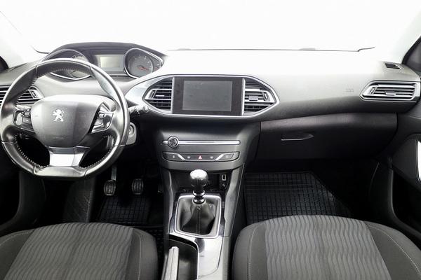 Brown Peugeot 308 2013 in Tallinn, with an engine capacity of 1.60 L and mileage of 93 thousand km for 3999 €, photo 5 on AUTOMOTO.COM.LV