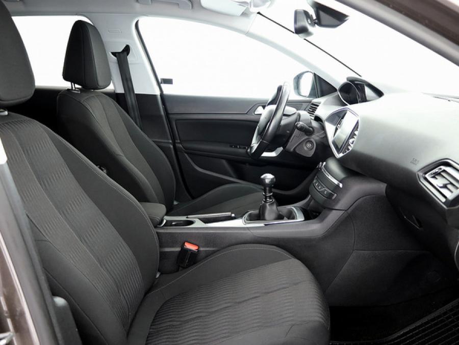 Brūns Peugeot 308 2013 Tallina, ar dzinēja tilpumu 1.60 L un nobraukumu 93 tūkst. km par 3999 €, foto 7 vietnē AUTOMOTO.COM.LV