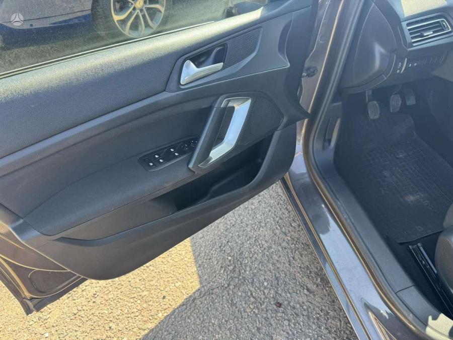Brūns Peugeot 308 2014 Kauņa, ar dzinēja tilpumu 1.20 L un nobraukumu 210 tūkst. km par 3400 €, foto 9 vietnē AUTOMOTO.COM.LV