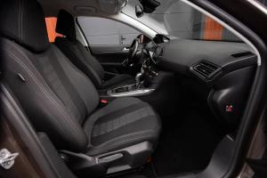 Brown Peugeot 308 2015 in Jelgava, with an engine capacity of 1.20 L and mileage of 199 thousand km for 6500 €, photo 8 on AUTOMOTO.COM.LV