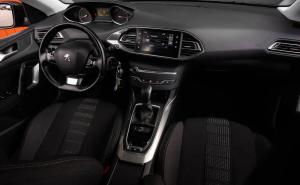 Brown Peugeot 308 2015 in Jelgava, with an engine capacity of 1.20 L and mileage of 199 thousand km for 6500 €, photo 10 on AUTOMOTO.COM.LV