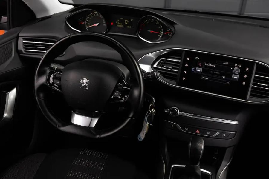Brown Peugeot 308 2015 in Jelgava, with an engine capacity of 1.20 L and mileage of 199 thousand km for 6500 €, photo 12 on AUTOMOTO.COM.LV