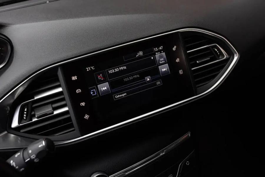 Brown Peugeot 308 2015 in Jelgava, with an engine capacity of 1.20 L and mileage of 199 thousand km for 6500 €, photo 21 on AUTOMOTO.COM.LV