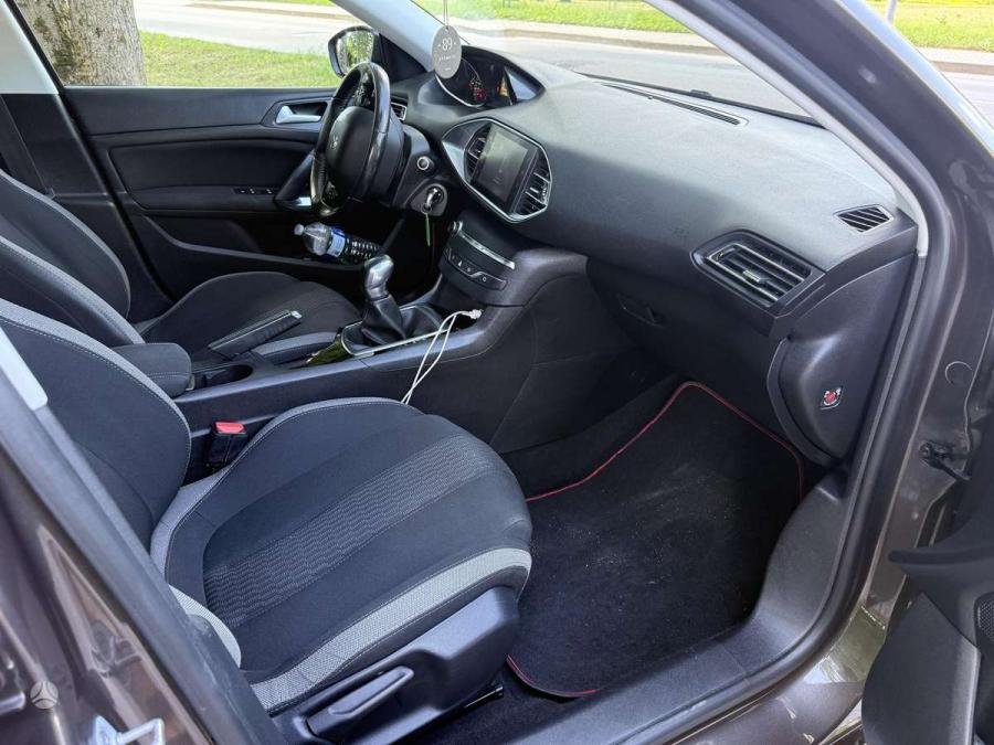 Brūns Peugeot 308 2015 Tauragė, ar dzinēja tilpumu 1.20 L un nobraukumu 145 tūkst. km par 4100 €, foto 9 vietnē AUTOMOTO.COM.LV