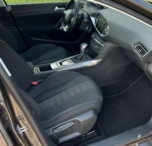 Brown Peugeot 308 2015 in Taurage, with an engine capacity of 1.20 L and mileage of 148 thousand km for 6200 €, photo 10 on AUTOMOTO.COM.LV