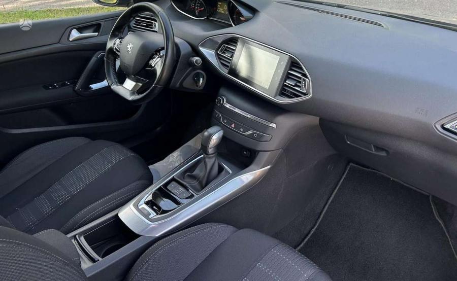Brown Peugeot 308 2015 in Taurage, with an engine capacity of 1.20 L and mileage of 148 thousand km for 6200 €, photo 11 on AUTOMOTO.COM.LV