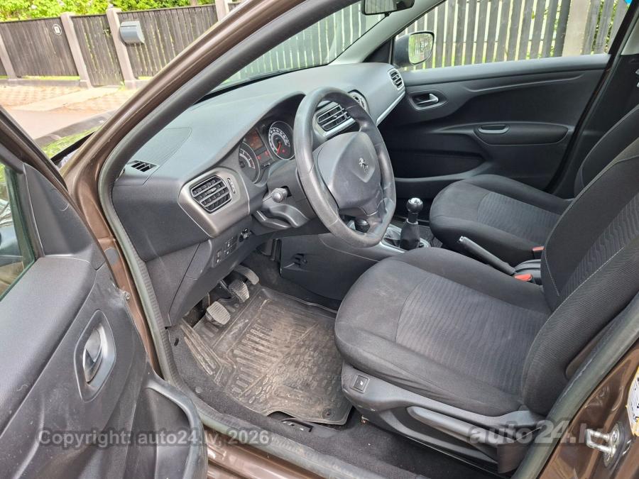 Brown Peugeot 308 2014 in Tallinn, with an engine capacity of 1.20 L and mileage of 135 thousand km for 2500 €, photo 7 on AUTOMOTO.COM.LV