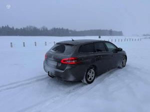 Brown Peugeot 308 2014 in Siauliai, with an engine capacity of 1.20 L and mileage of 21 thousand km for 3600 €, photo 5 on AUTOMOTO.COM.LV
