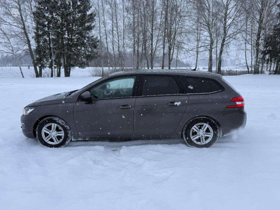 Brown Peugeot 308 2014 in Siauliai, with an engine capacity of 1.20 L and mileage of 21 thousand km for 3600 €, photo 8 on AUTOMOTO.COM.LV