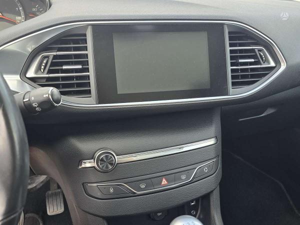 Brown Peugeot 308 2014 in Kaunas, with an engine capacity of 1.56 L and mileage of 270 thousand km for 4250 €, photo 10 on AUTOMOTO.COM.LV