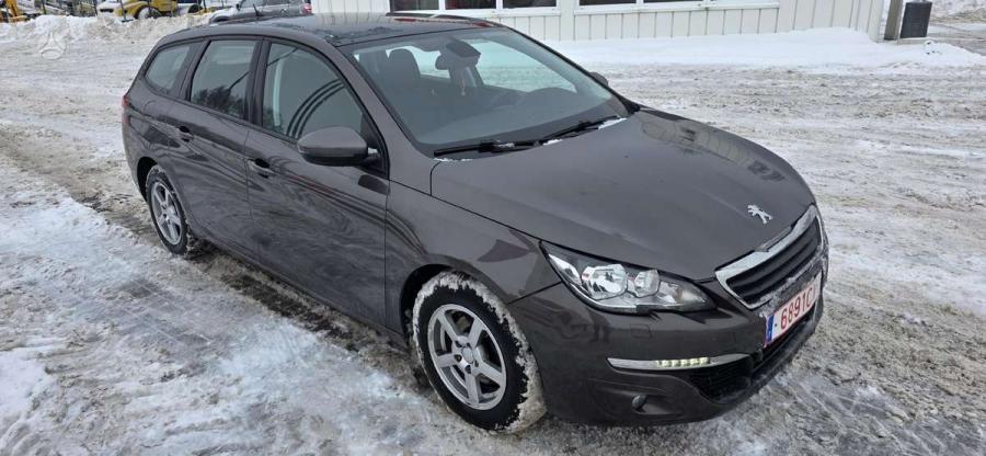 Brown Peugeot 308 2015 in Taurage, with an engine capacity of 1.20 L and mileage of 163 thousand km for 3800 €, photo 5 on AUTOMOTO.COM.LV