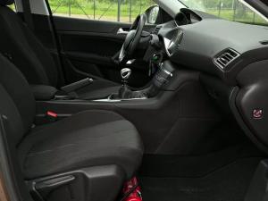 Brūns Peugeot 308 2015 Jelgava, ar dzinēja tilpumu 1.20 L un nobraukumu 151 tūkst. km par 5500 €, foto 16 vietnē AUTOMOTO.COM.LV