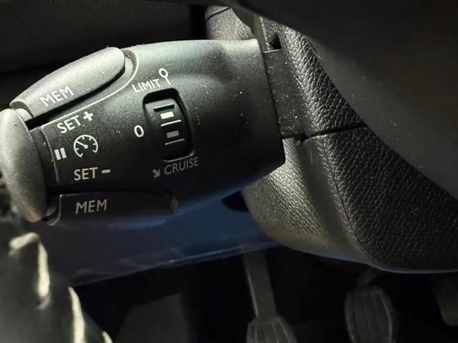 Brūns Peugeot 308 2015 Jelgava, ar dzinēja tilpumu 1.20 L un nobraukumu 151 tūkst. km par 5500 €, foto 19 vietnē AUTOMOTO.COM.LV